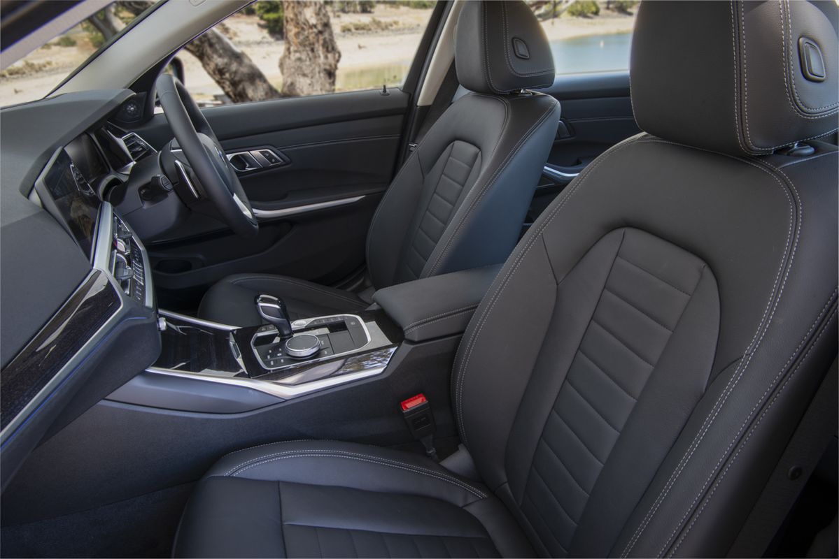 BMW 2019 3 Series 330i: the ultimate driving machine returns ...