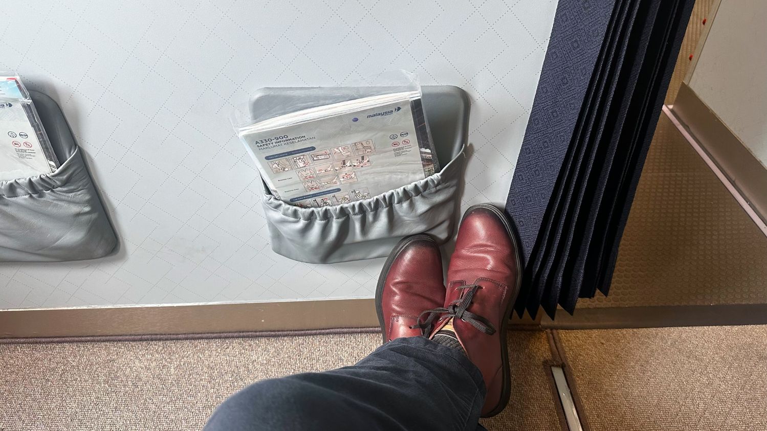 Review: Malaysia Airlines A330neo extra legroom economy - Executive ...