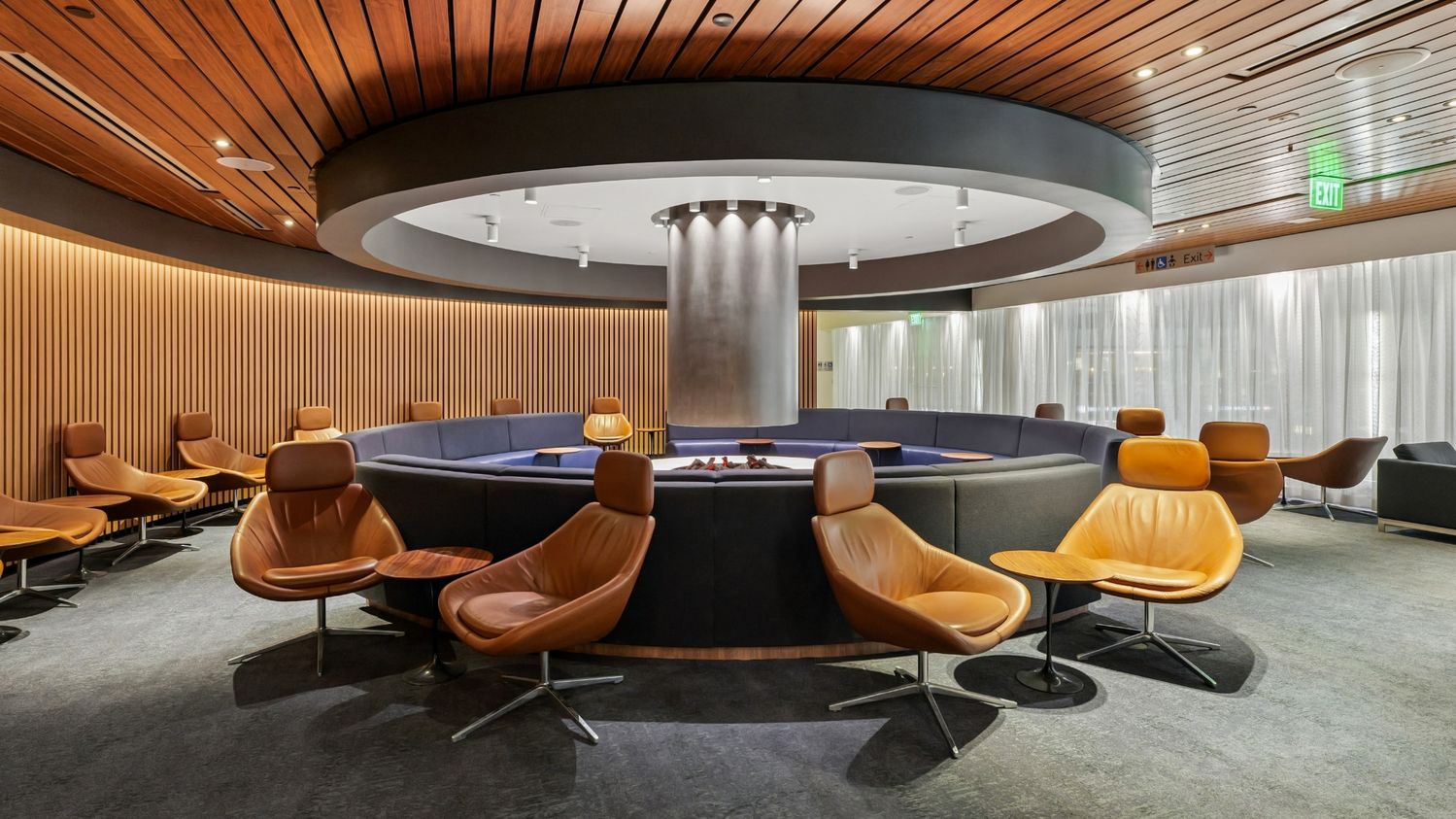 Revealed: new-look Qantas Oneworld LAX business class lounge ...