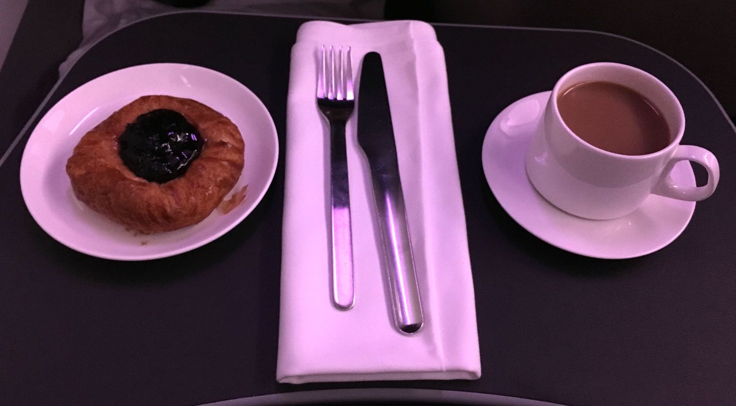 Review: Qantas Airbus A330-200 business class (Tokyo Narita-Brisbane ...