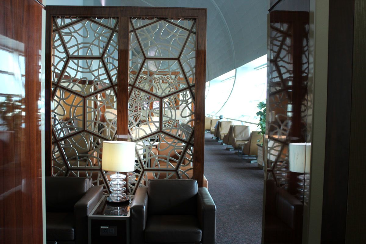 Your guide to Emirates' 7 business, first class lounges in Dubai ...