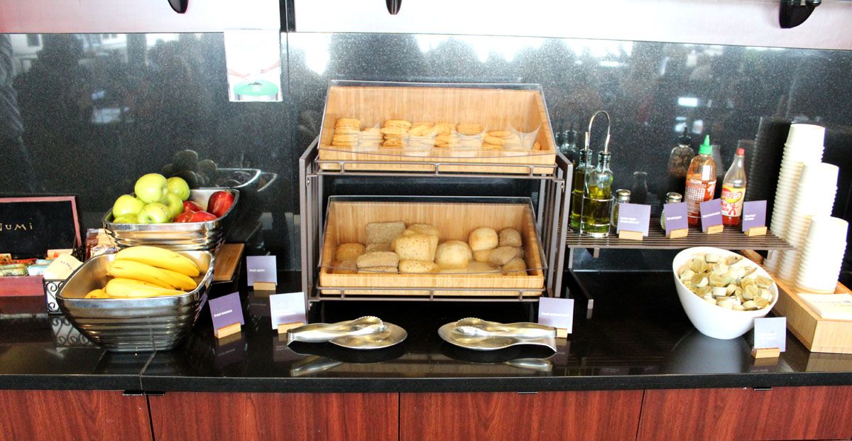 Review: United Club lounge: New York/Newark Terminal C, Gate C120 ...