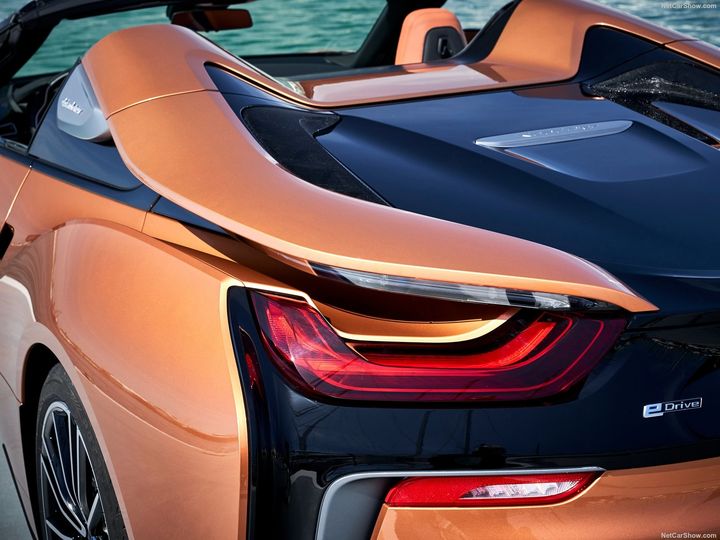 BMW's new i8 Roadster is a practical high-end hybrid sports car ...