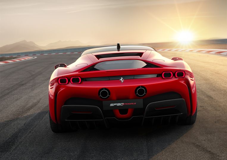 Ferrari SF90 Stradale: the prancing horse goes plug-in hybrid ...