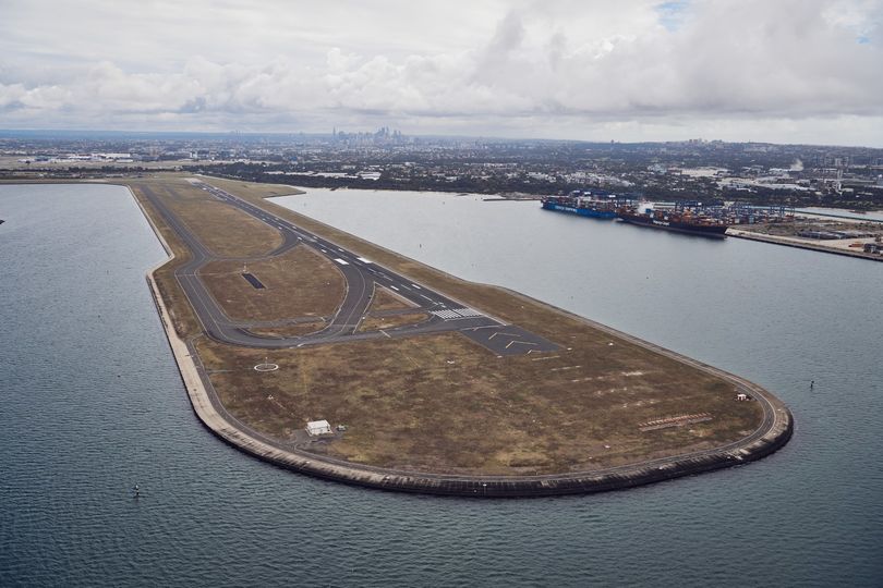 Porsche turns Sydney Airport runway into a speed strip - Executive ...