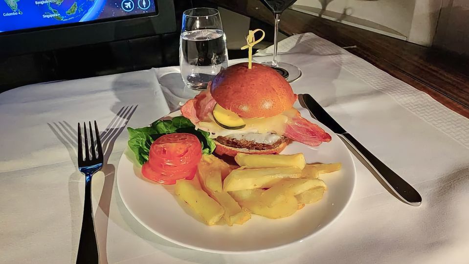 Qantas’ new first class cheeseburger takes flight - Executive Traveller