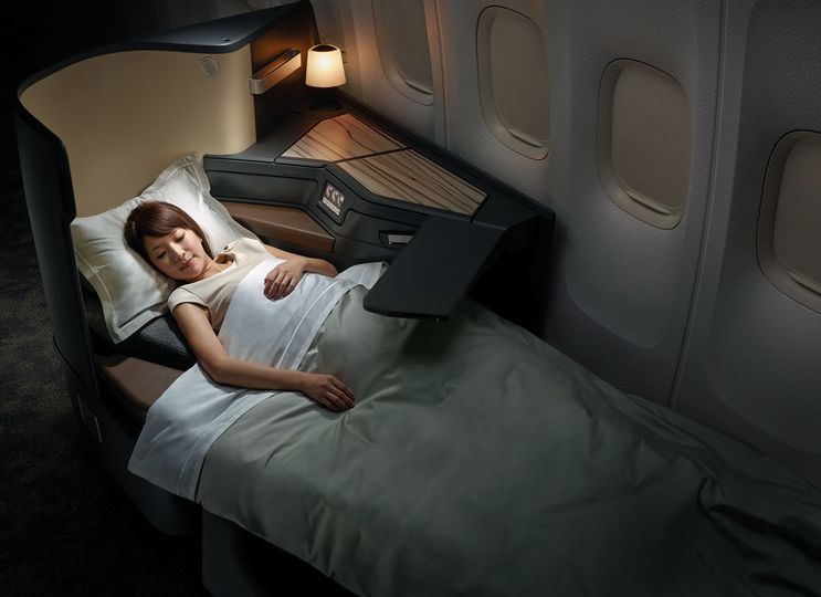 China Airlines Boeing 777-300ER first business premium economy class ...